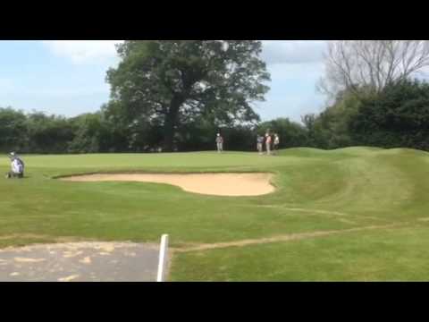 Ben Barwell holing out to win Club Championships 2014 - YouTube