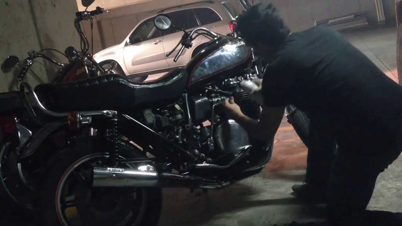 Seafoam 1980 Kawasaki KZ1000 G1 Z1 Classic Fuel Injection - YouTube