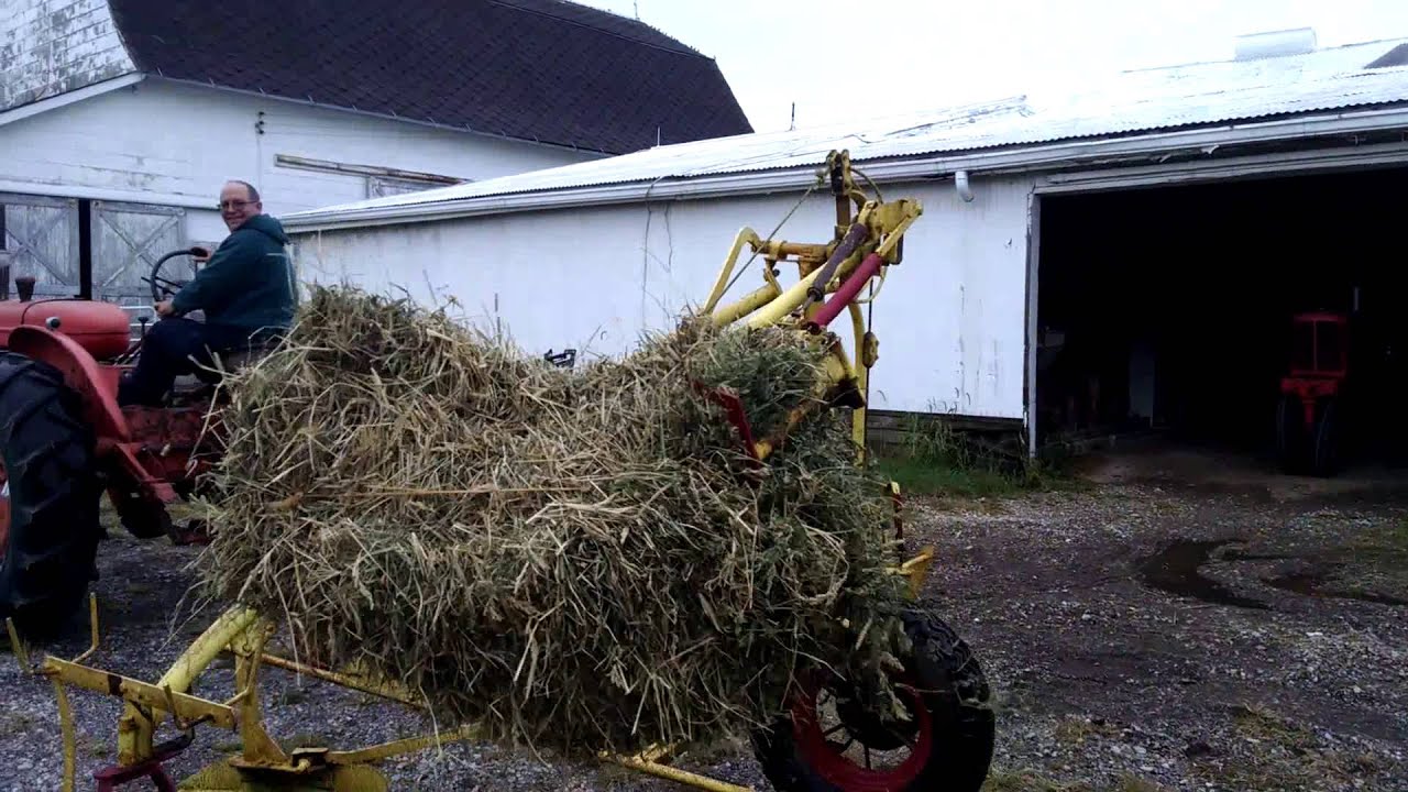 Snowco bale loader fail.... Again. - YouTube