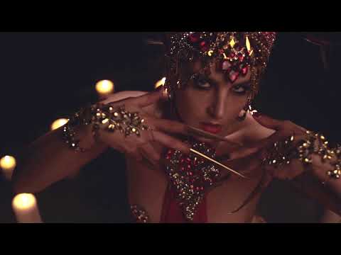 Kinky tribal burlesque. Blanche de Moscou