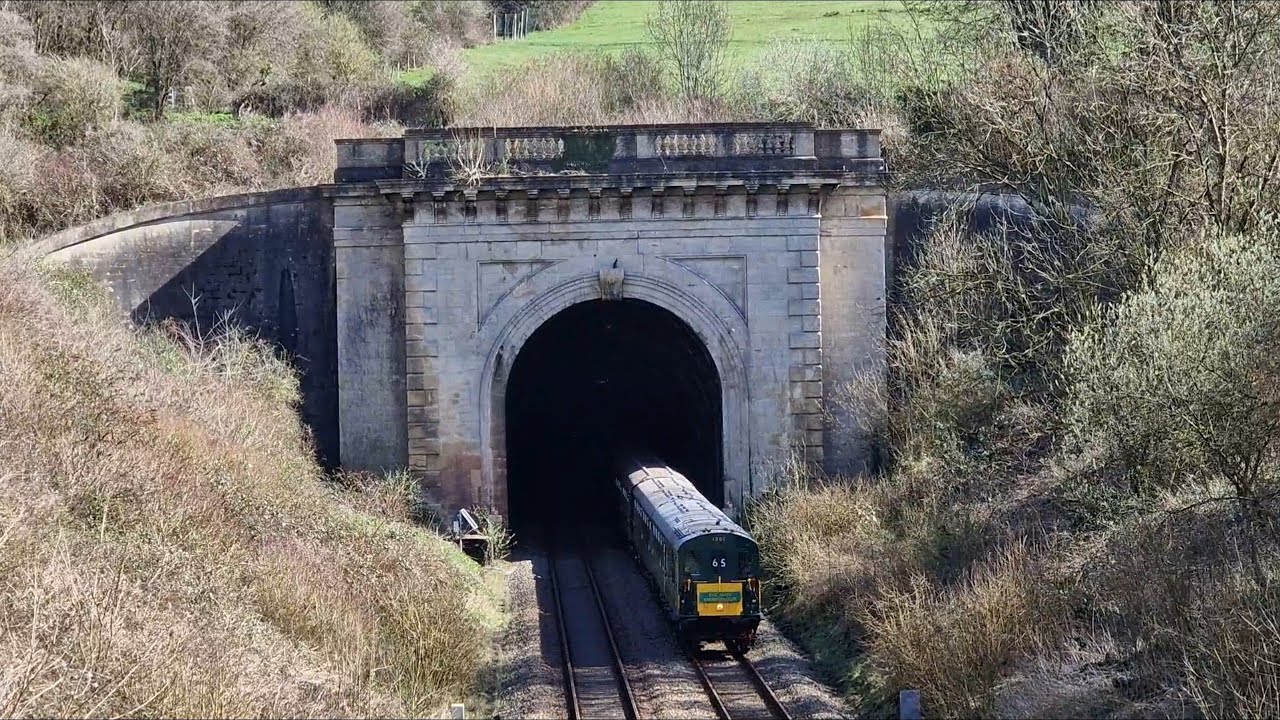 Trains at Box Tunnel 25/03/23 (Including The Hastings Thumper DEMU ...
