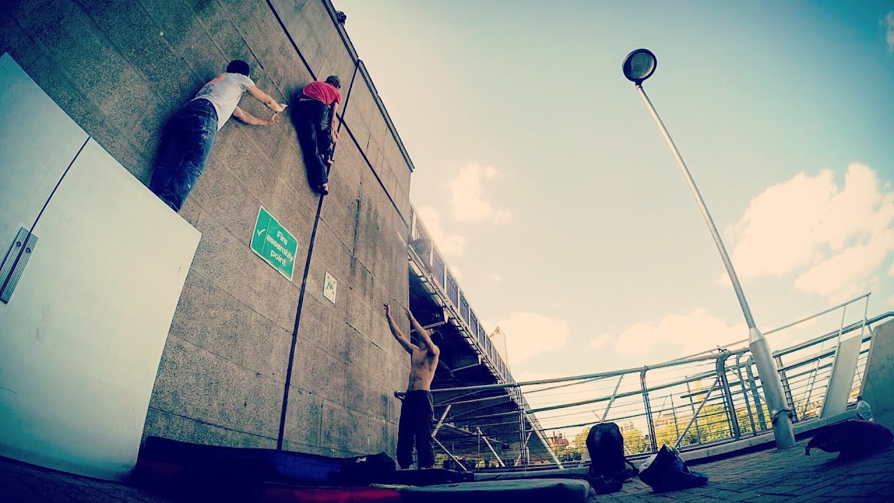 Buildering in London 2016 - YouTube