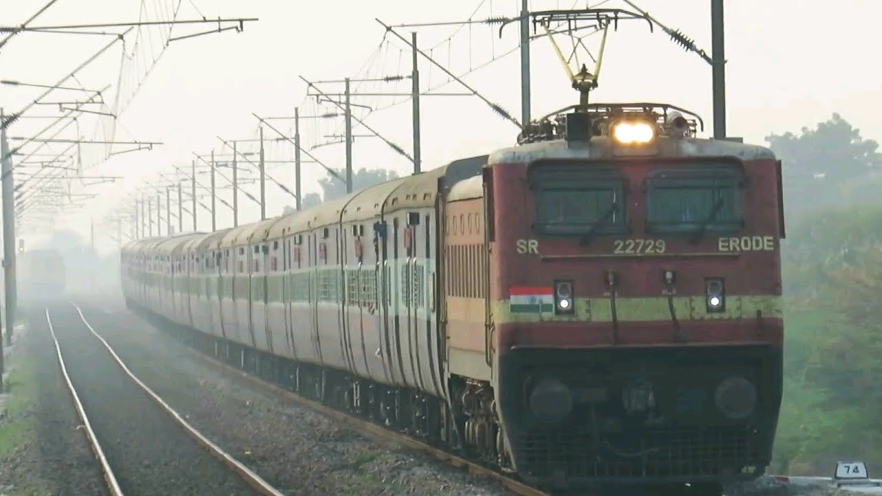 12621 Chennai New Delhi TamilNadu Exp Rushes Through Odela - YouTube