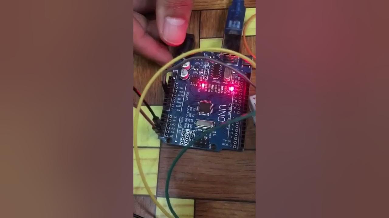 Tugas Kelompok Sistem Embedded mengenai program deteksi suhu ...