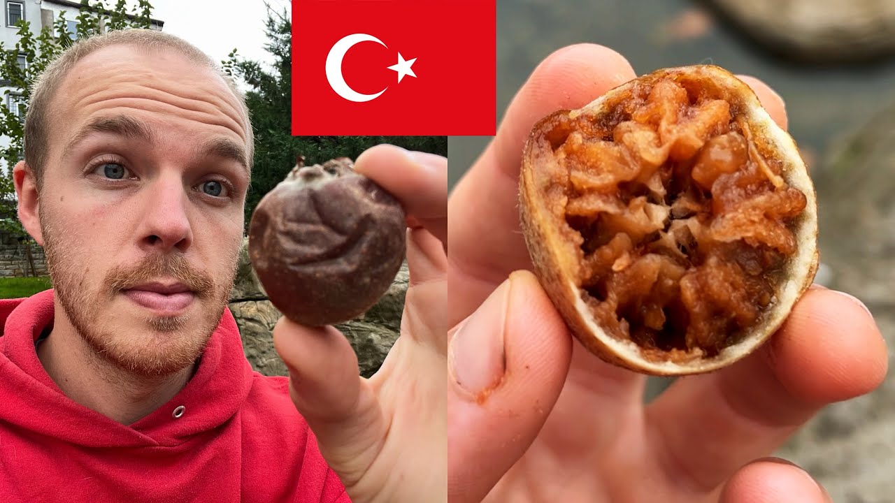 Eating Turkish Fruit that Tastes like Apple Pie! | Istanbul Food 🇹🇷 ...