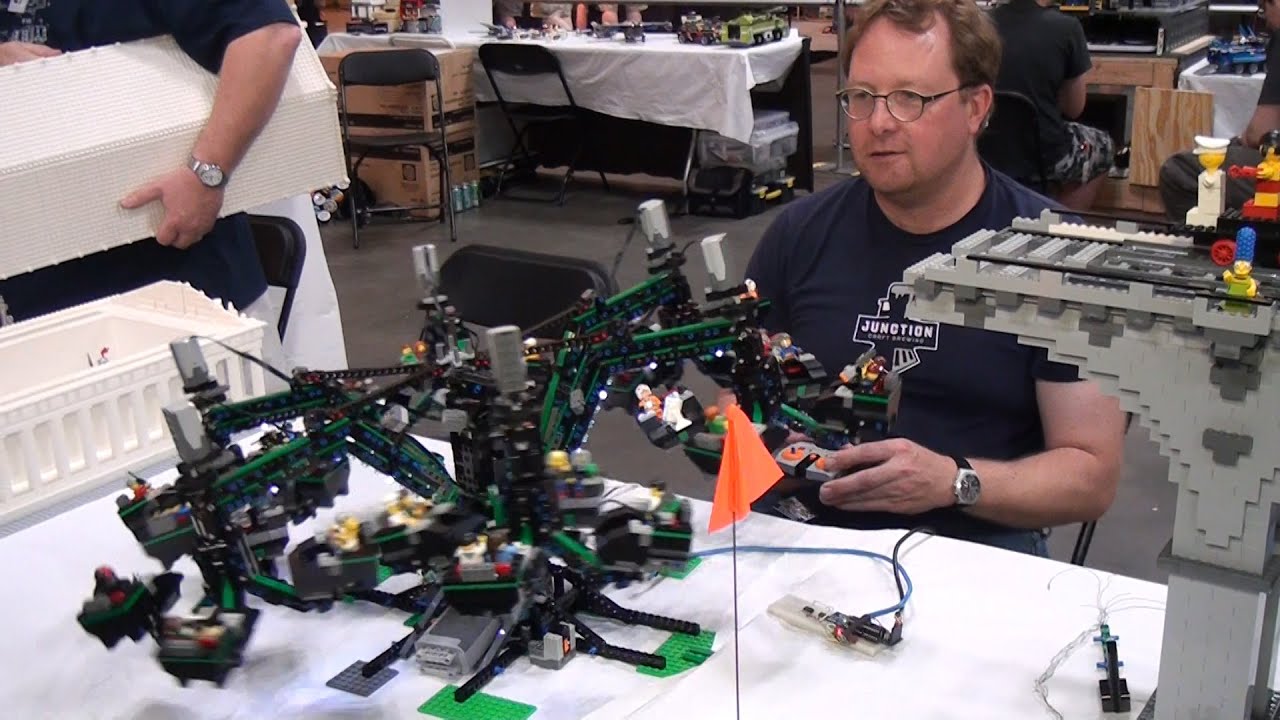Rotating LEGO mechanical park ride - Brickworld Chicago 2014 - YouTube
