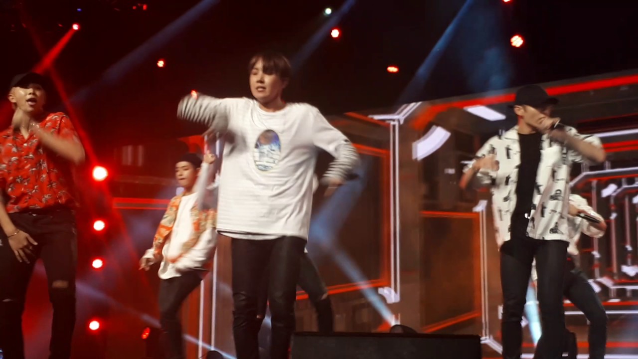 170804 BTS - Fire [KBS Music Bank World Tour in Singapore] - YouTube