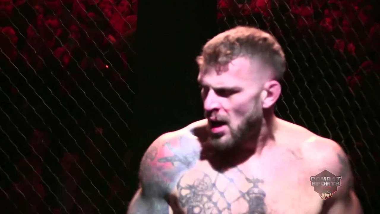 Derek Lambert vs. Curtis Ouellette - YouTube