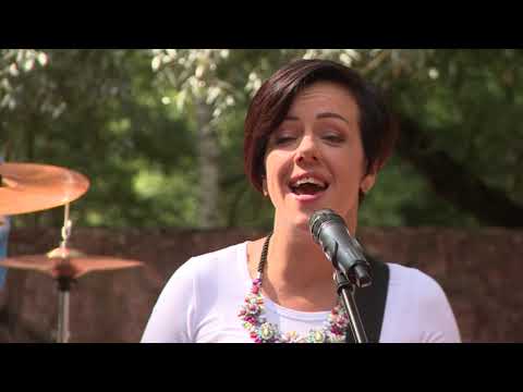 DZĪVE IR SKAISTA / Miera Vējos