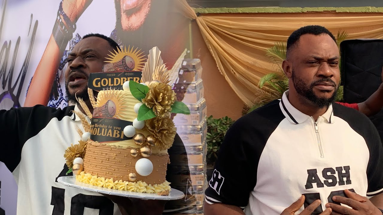 SEE HOW ODUNLADE ADEKOLA STUDENTS & GOLDBERG SURPRISE HIM FOR HIS ...