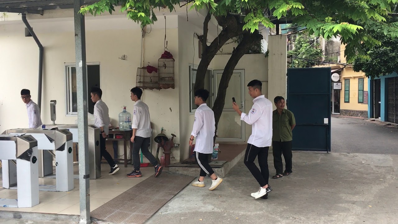 Demo Face recognition in real site - YouTube