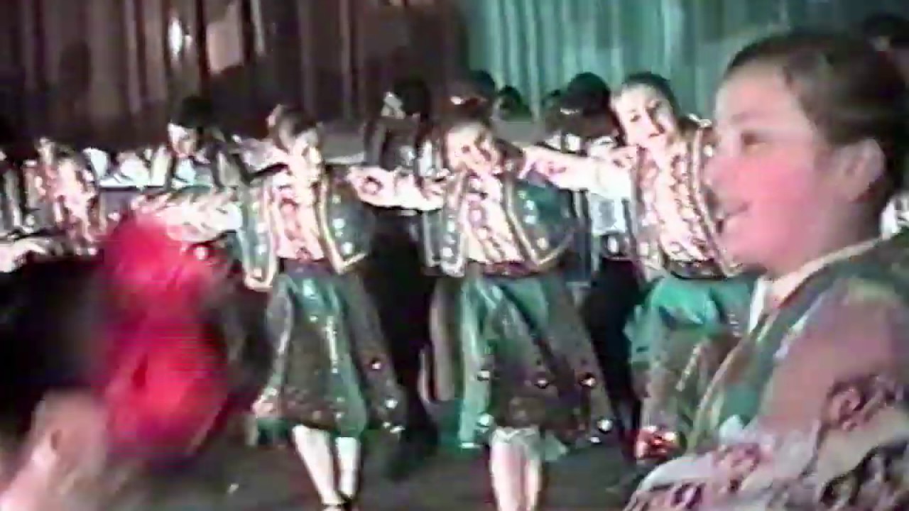 Dansul ”Hora și sârba”, interpretat de ansamblul popular de dans ...