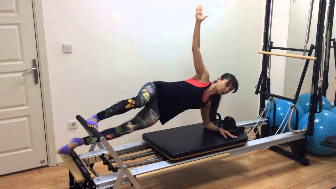 Sideplank on reformer - YouTube