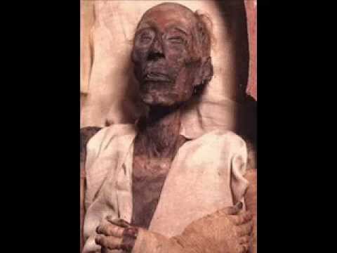 Firon Ki Lash Dunya Kay Liye Ibrat Ka Nishan - Maulana Tariq Jameel ...