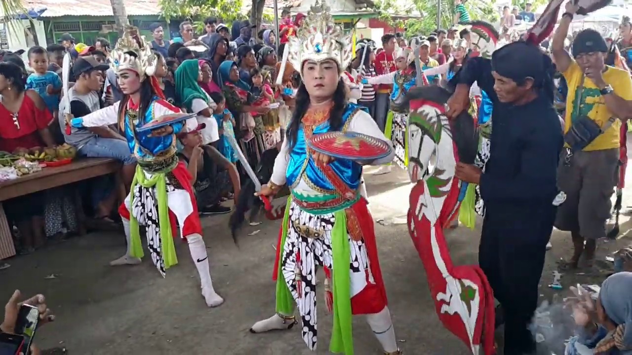 Tari Pedang Eling-eling Banyumasan ebeg Wahyu Turonggo Jati - YouTube