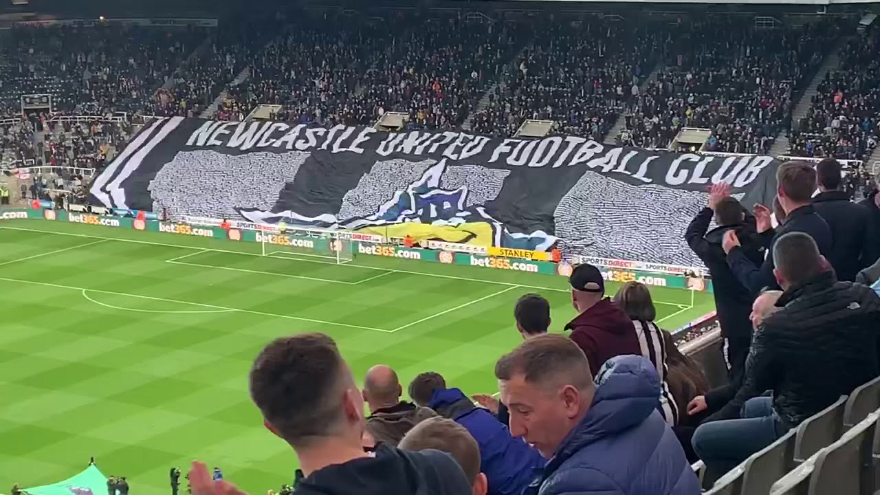 #worflags Giant flag display at st James park Newcastle united fc v ...