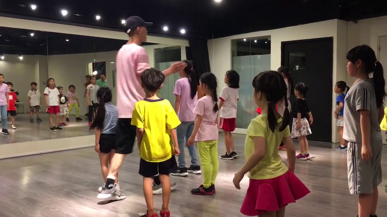 JR dancing review 7-7 - YouTube