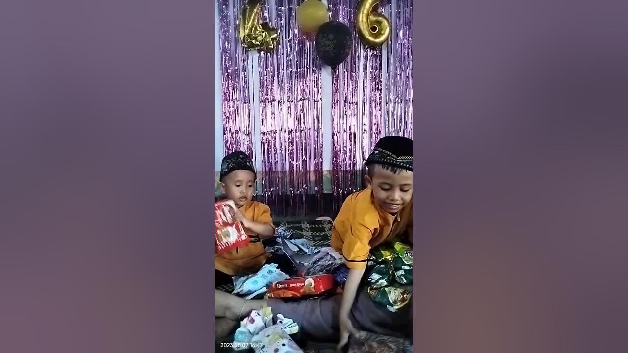 unboxing kado milad adik kakak #fry #family - YouTube