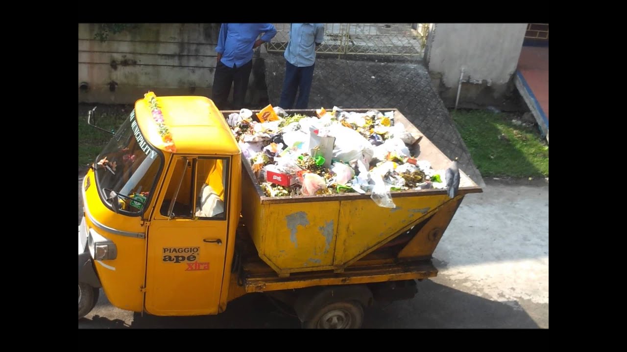 Piaggio Ape three wheeler Dumper for garbage disposal of municipalities ...