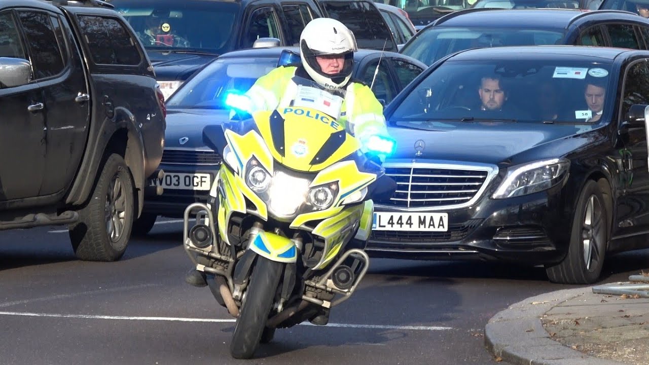 Police struggle with traffic during VIP escort 🚔 - YouTube