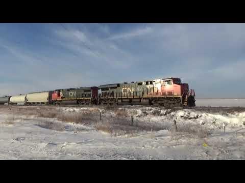Early Video Start | CN ES44AC 2821, & C44-9W 2685, Leading A Short CN M314 At CN Farley West ...