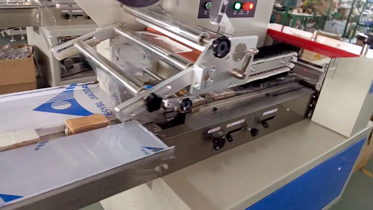 KT-400 Gusset-Insert Packaging Machine - YouTube