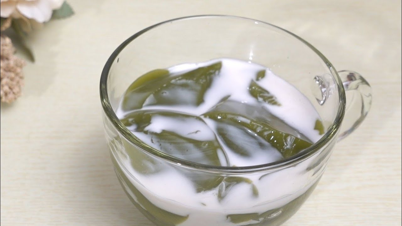 របៀបធ្វើចាហួយប្រក្រុង | Cyclea barbata /green grass jelly - YouTube