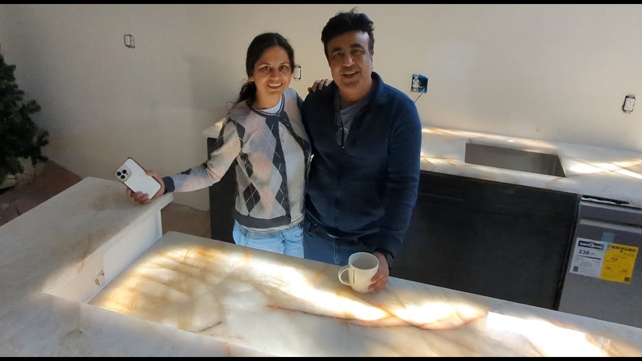 Cristallo Quartzite Slabs & Backlit Countertops NJ - YouTube