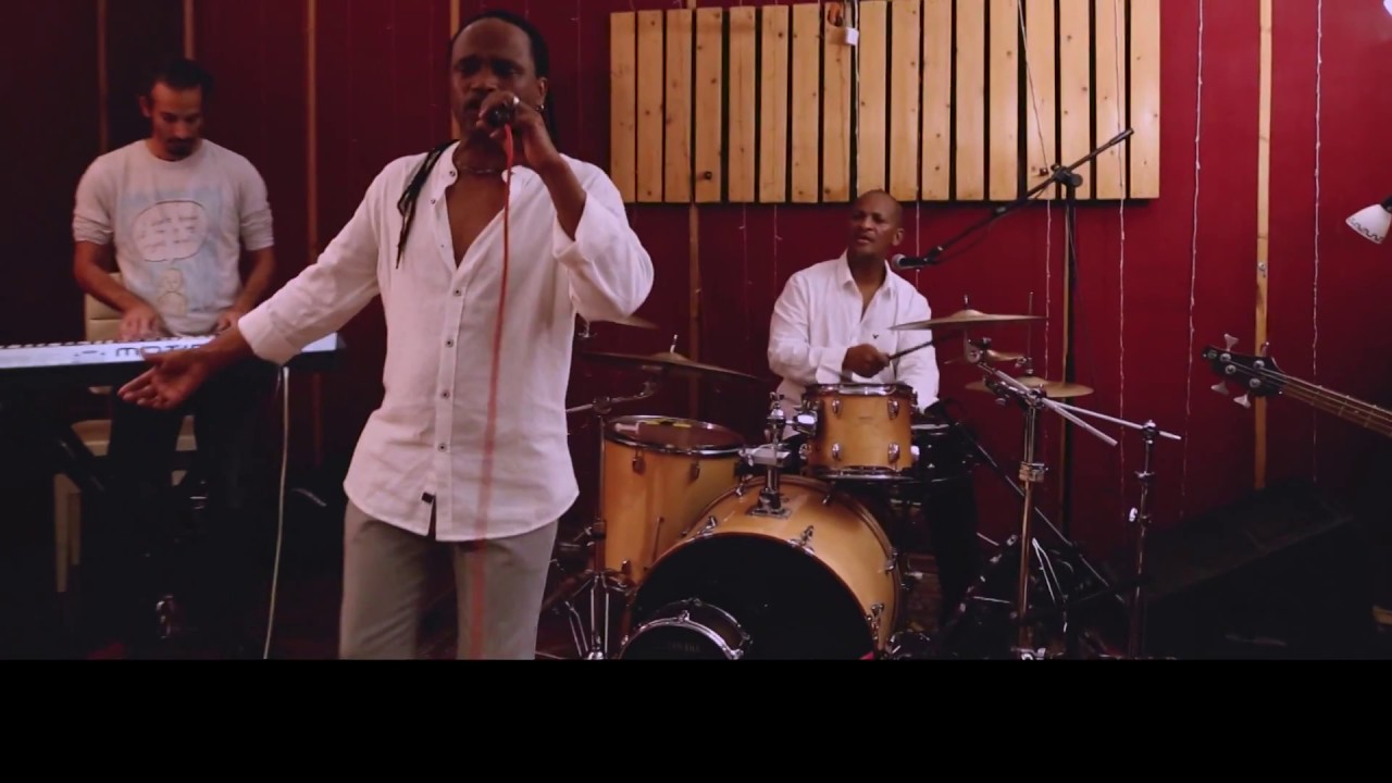 2Face Live Music - Introduction - YouTube