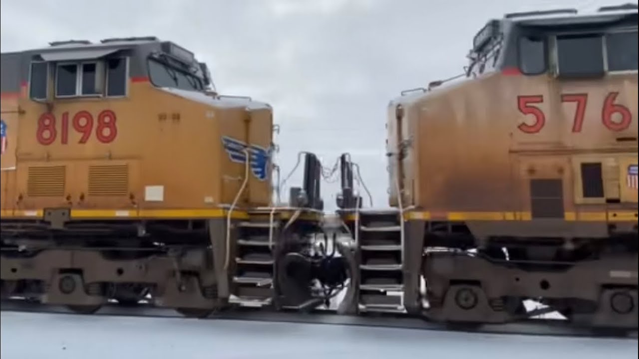 CSX M327-17 with Union Pacific power! - YouTube