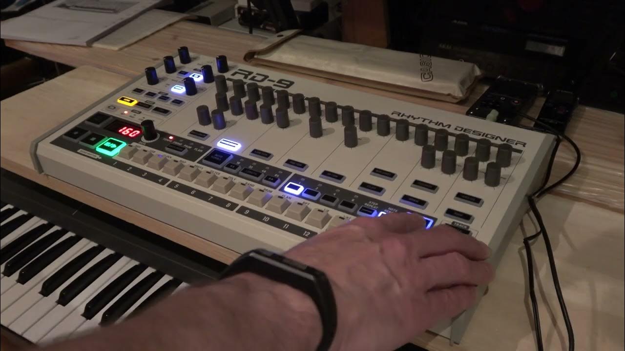Behringer RD-9 Rhythm Designer demo Note Repeat Triggering 30.11.2024 - YouTube