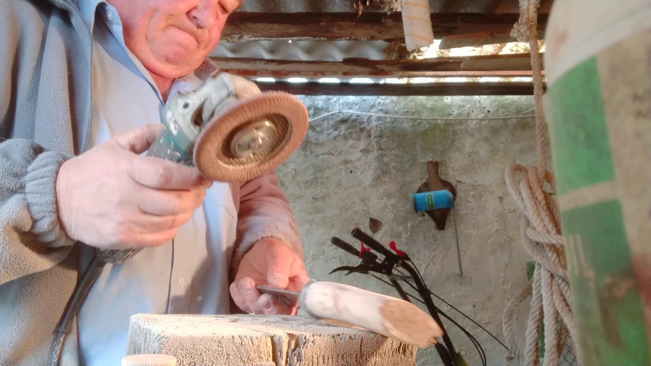 Haciéndole un mango al machete - YouTube