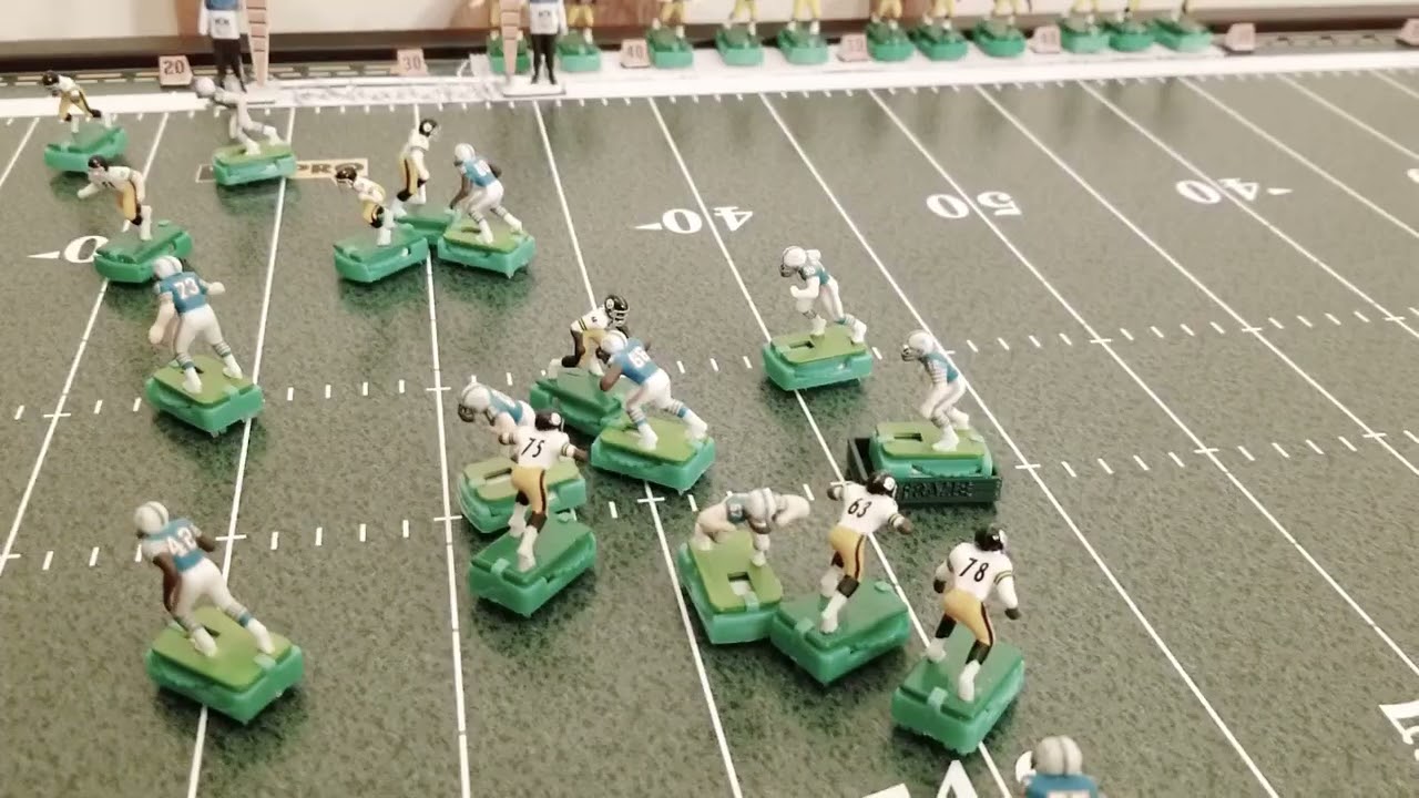 Paul Warfield runs a post pattern then makes a "clean" catch! - YouTube