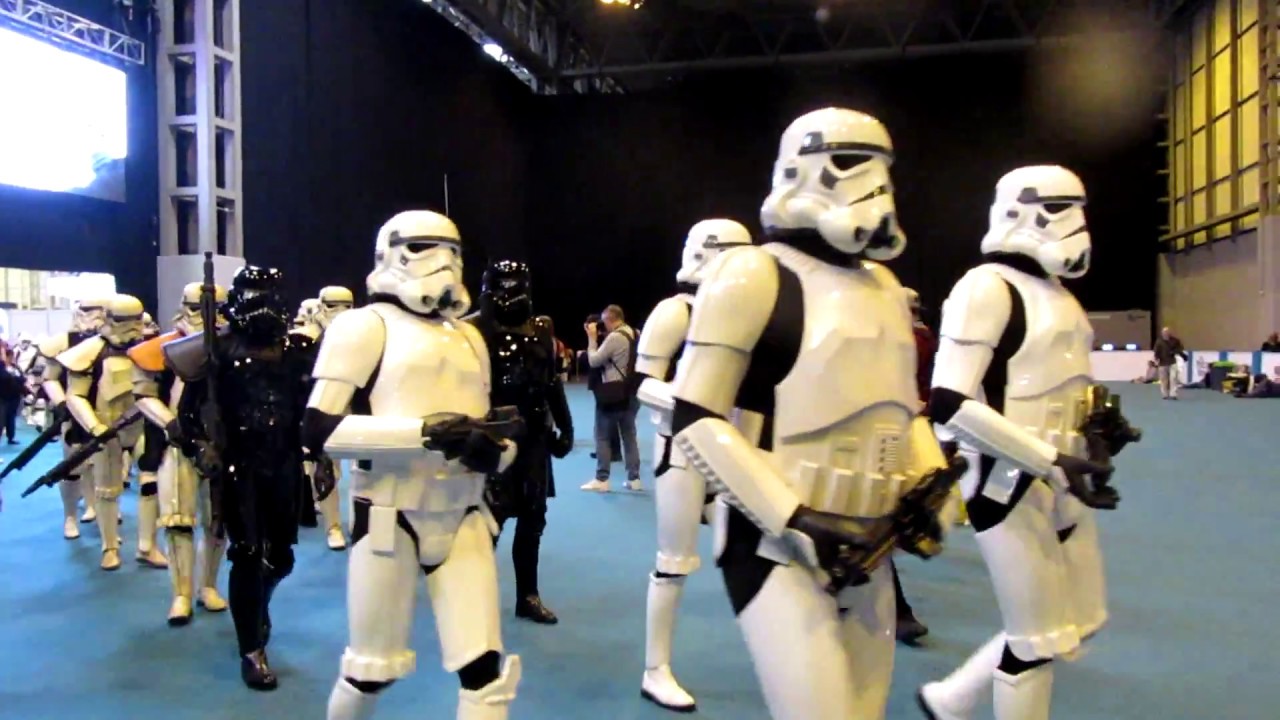 Comic Con Star Wars, Batman, Jack Sparrow and loads more parading ...