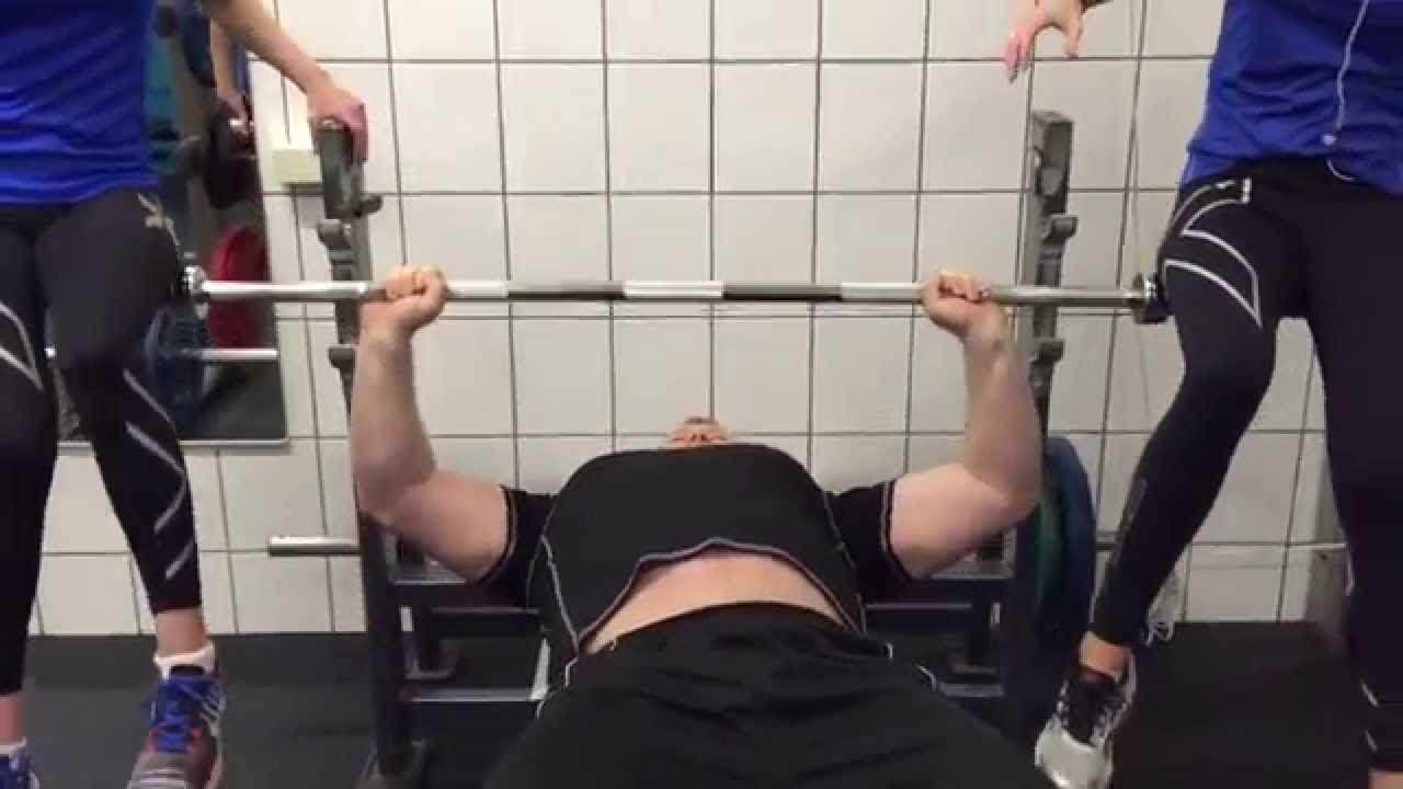 bench pressing two womans - YouTube