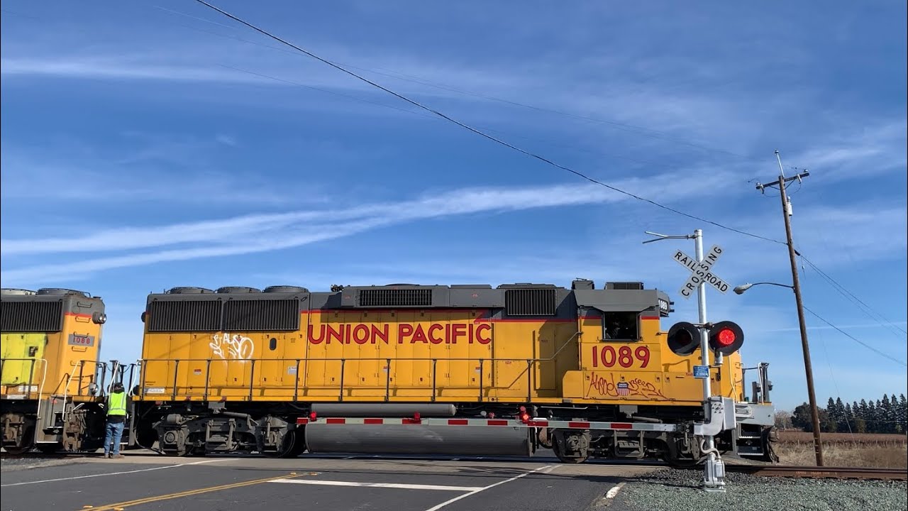 UP 1089 YST65 Local Switching - W. Kile Road Railroad Crossing ...