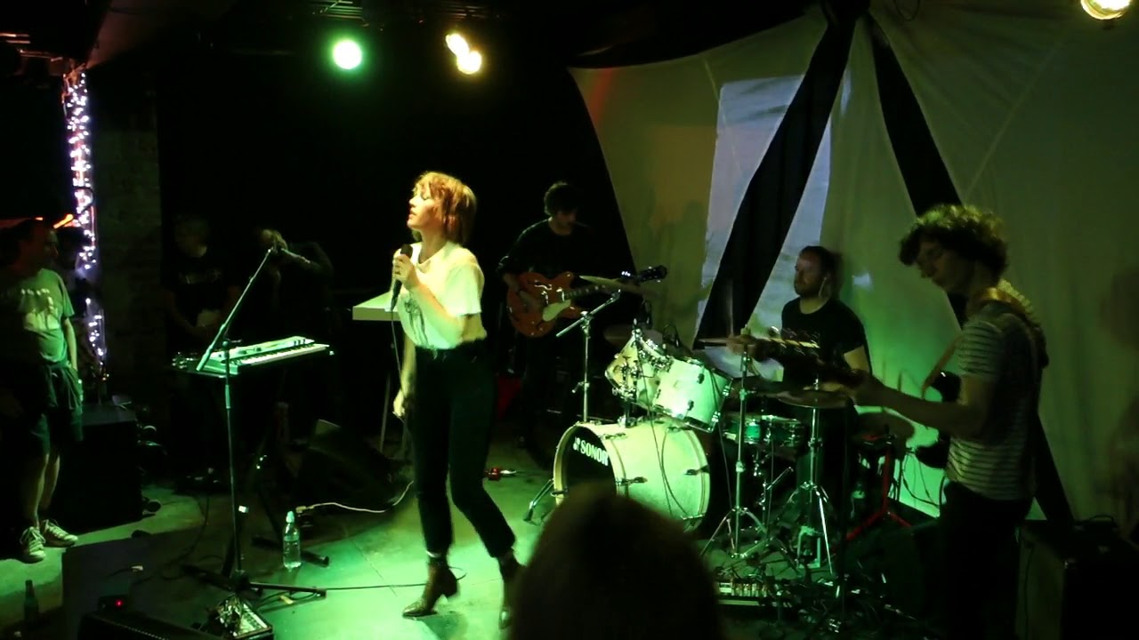 Gwenno Eus Keus? @The Old Bakery Studios, Truro 04/05/ 18 - YouTube