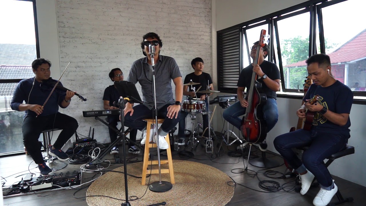 PAKSI BAND - ANOMAN OBONG | KERONCONG MODERN - YouTube