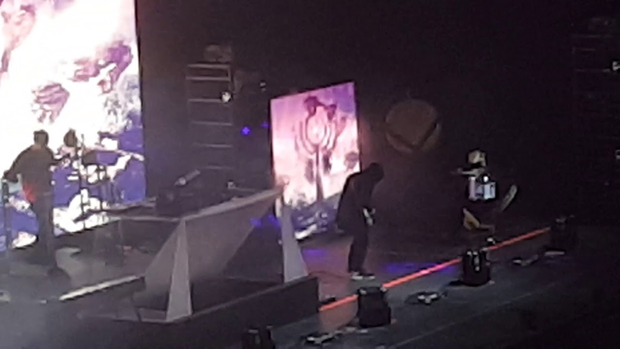 Don't Let Me Down Remix - Illenium [Awake Tour 11/22/17] - YouTube