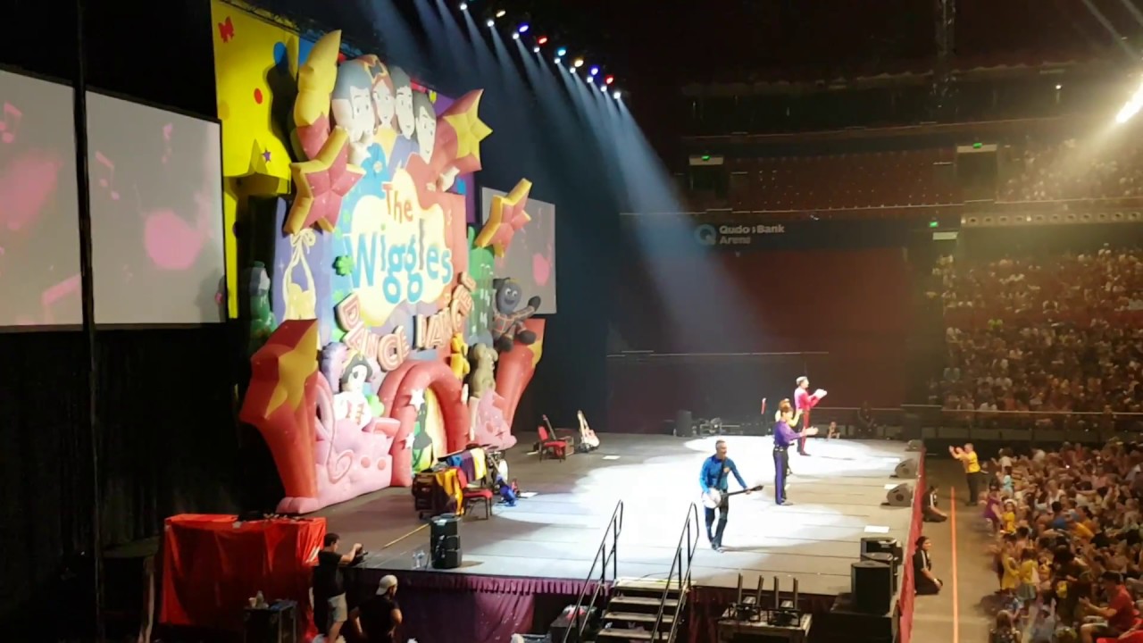 The Wiggles Dance Dance Dance 2016 Sydney Concert - Rock A Bye Bear ...