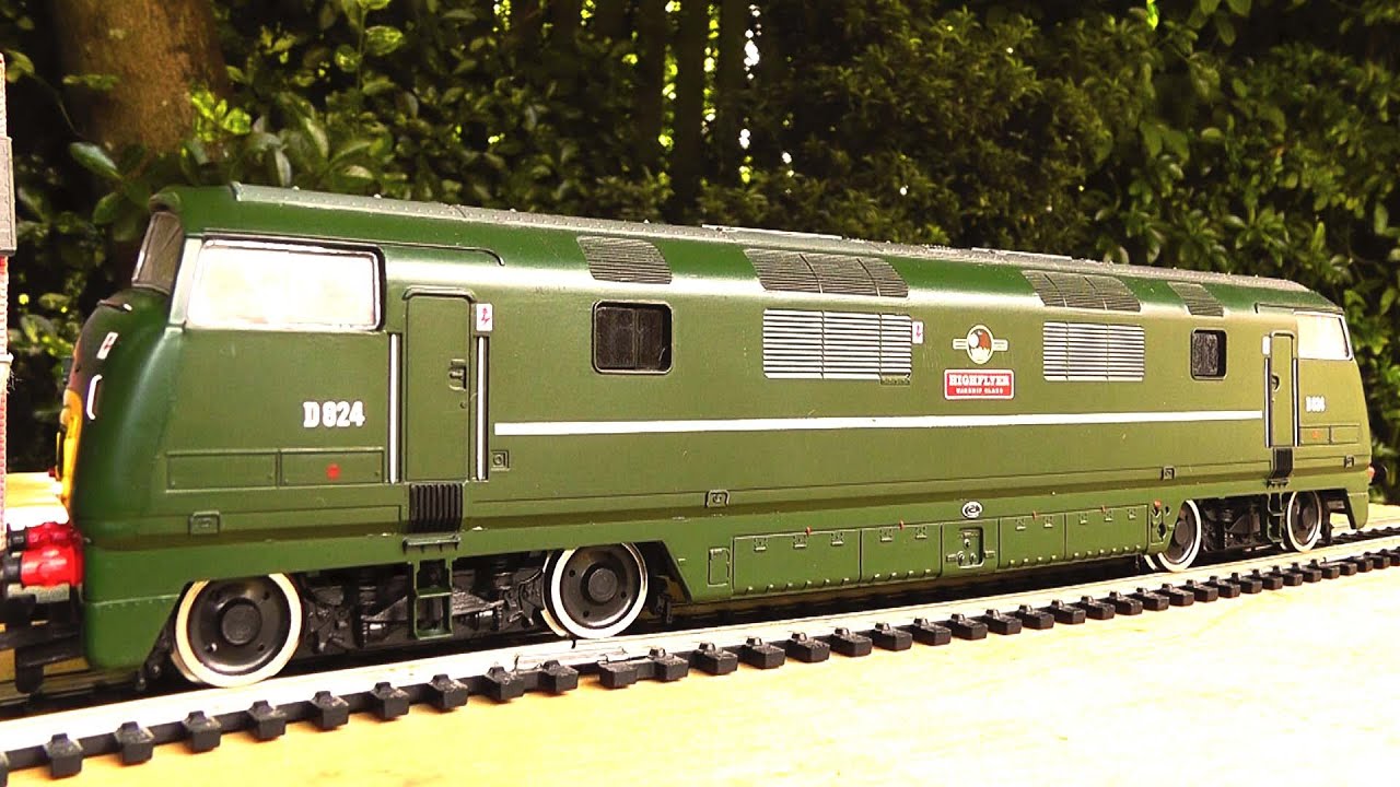 Diesels in the Garden: Class 42 Warship - YouTube