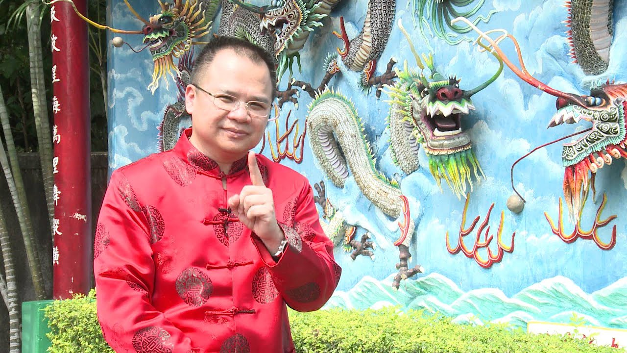 新加坡风水师慧戒师傅 Hui Master 2012年生肖运程（蛇 Snake) - YouTube