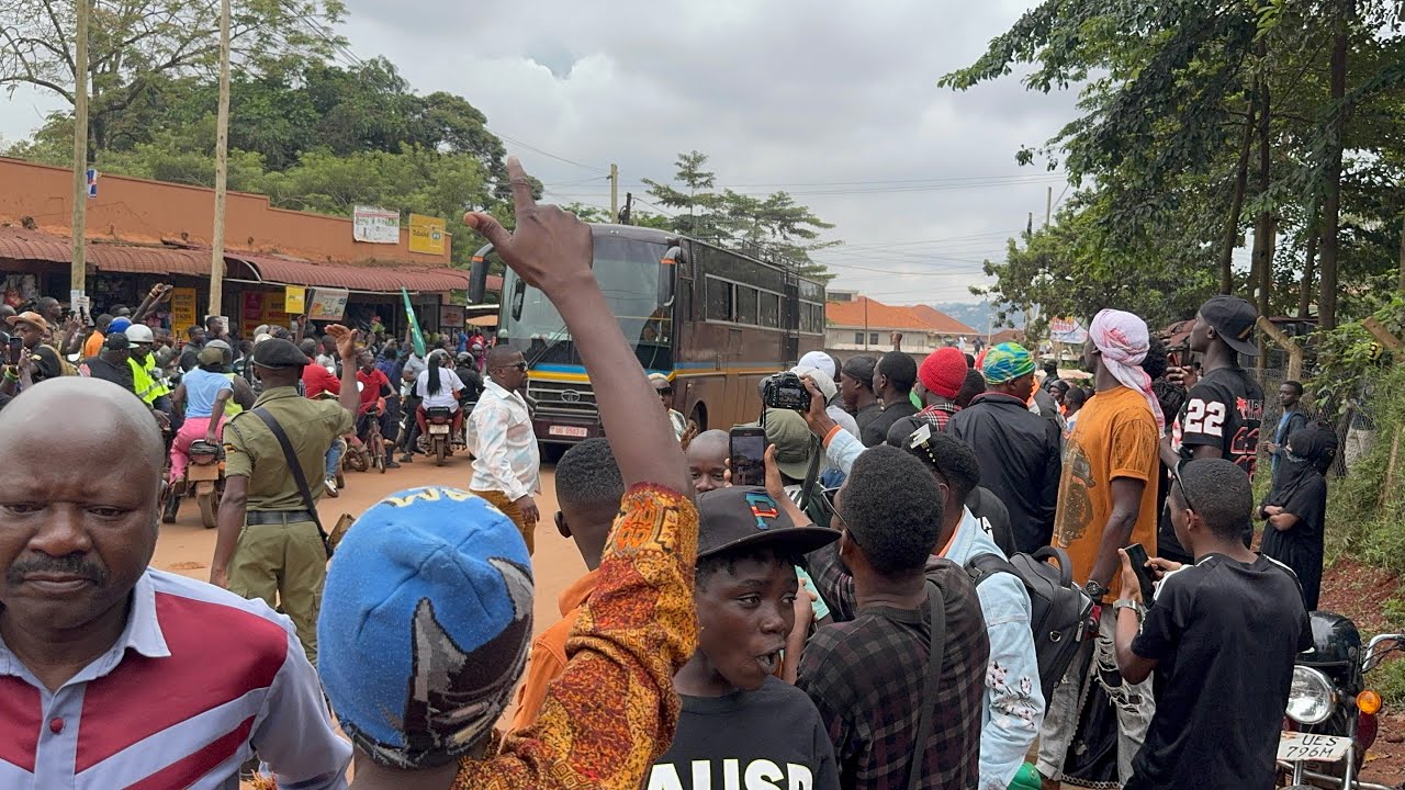 Kakono Atabukidde ku Court e’Makindye #Free Alien Skin - YouTube