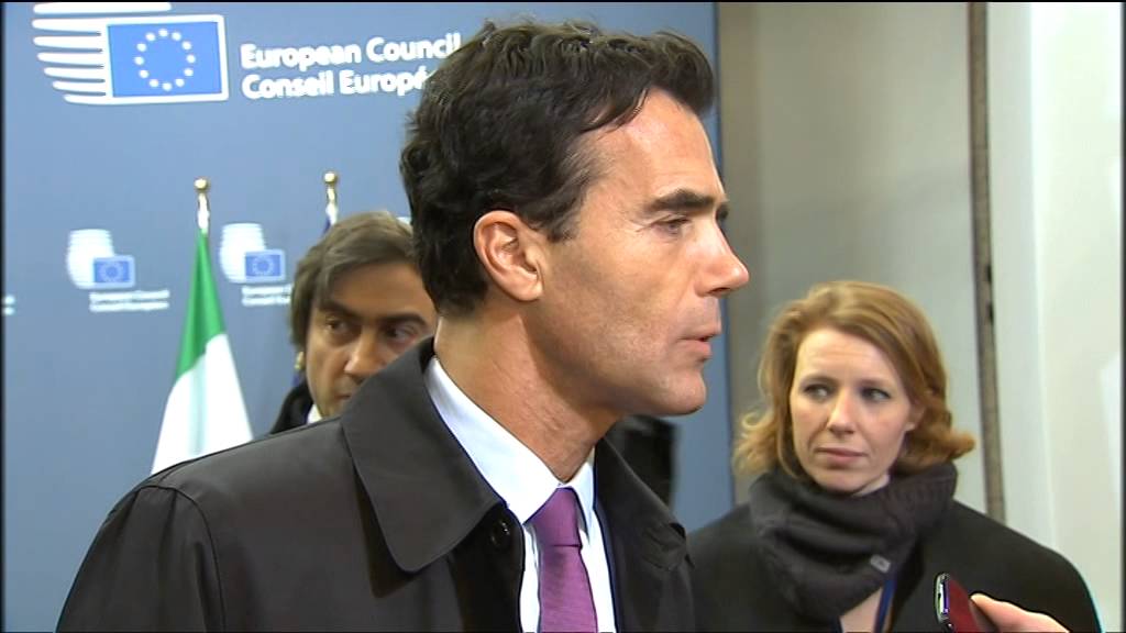 Arrival and Doostep by Sandro Gozi at Compet Council 04 12 2014 - YouTube