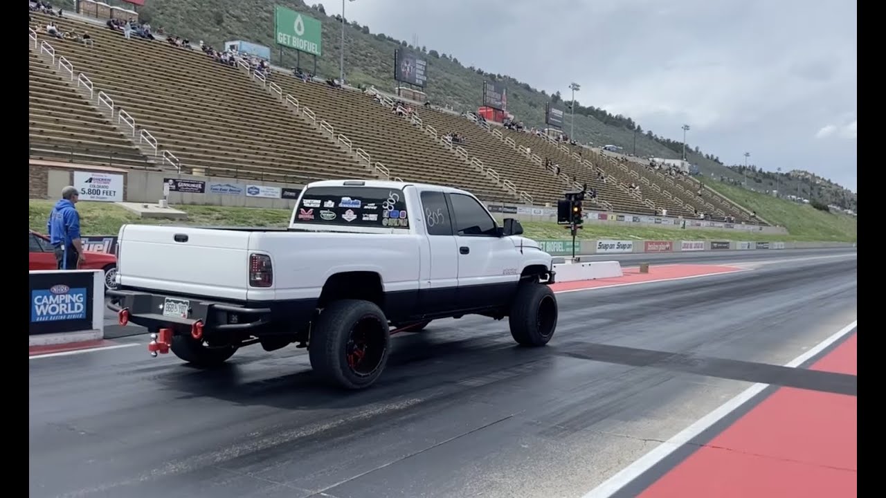 Dwarf goes Drag Racing - YouTube