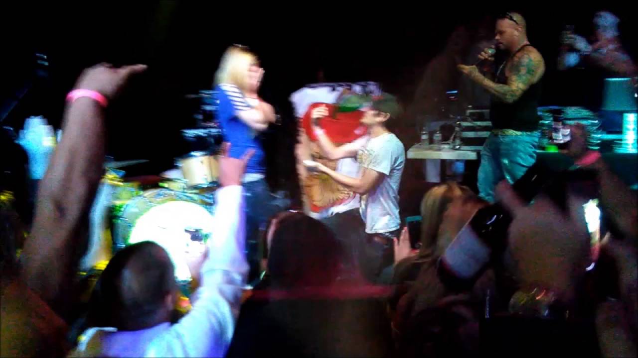 Struggle the dance proposal on stage - YouTube