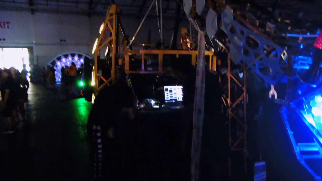 Russell the Electric Giraffe - YouTube