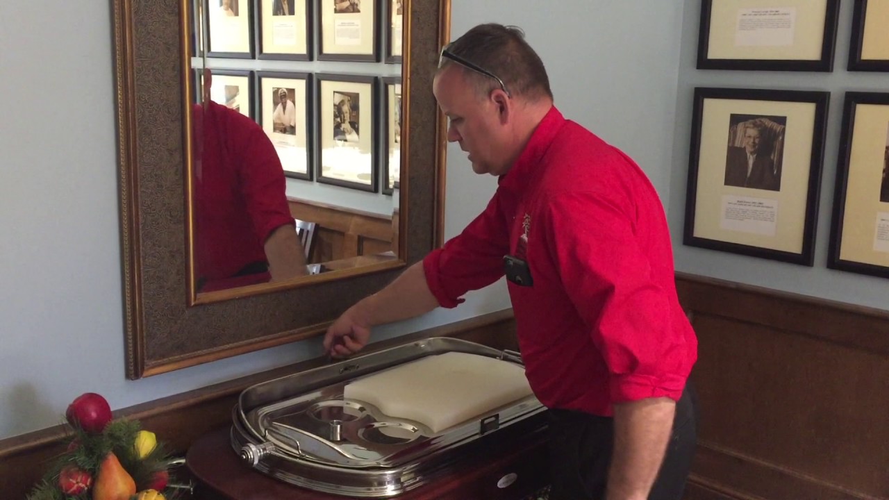 French Tableside Service - YouTube