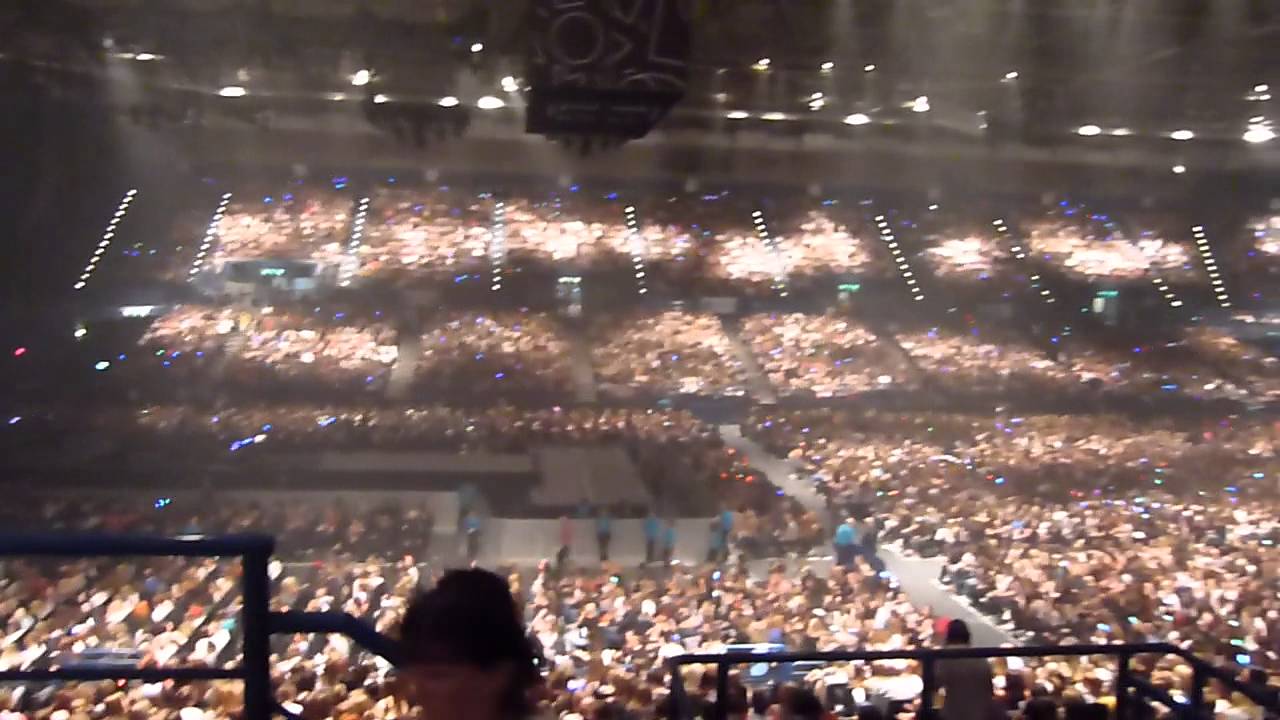 One Direction - Barclaycard Arena - 11th Oct 2015 - YouTube