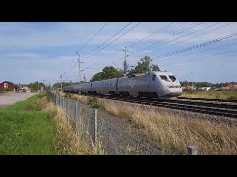Swedish High Speed Long Distance Train (X2000) at high speed - YouTube